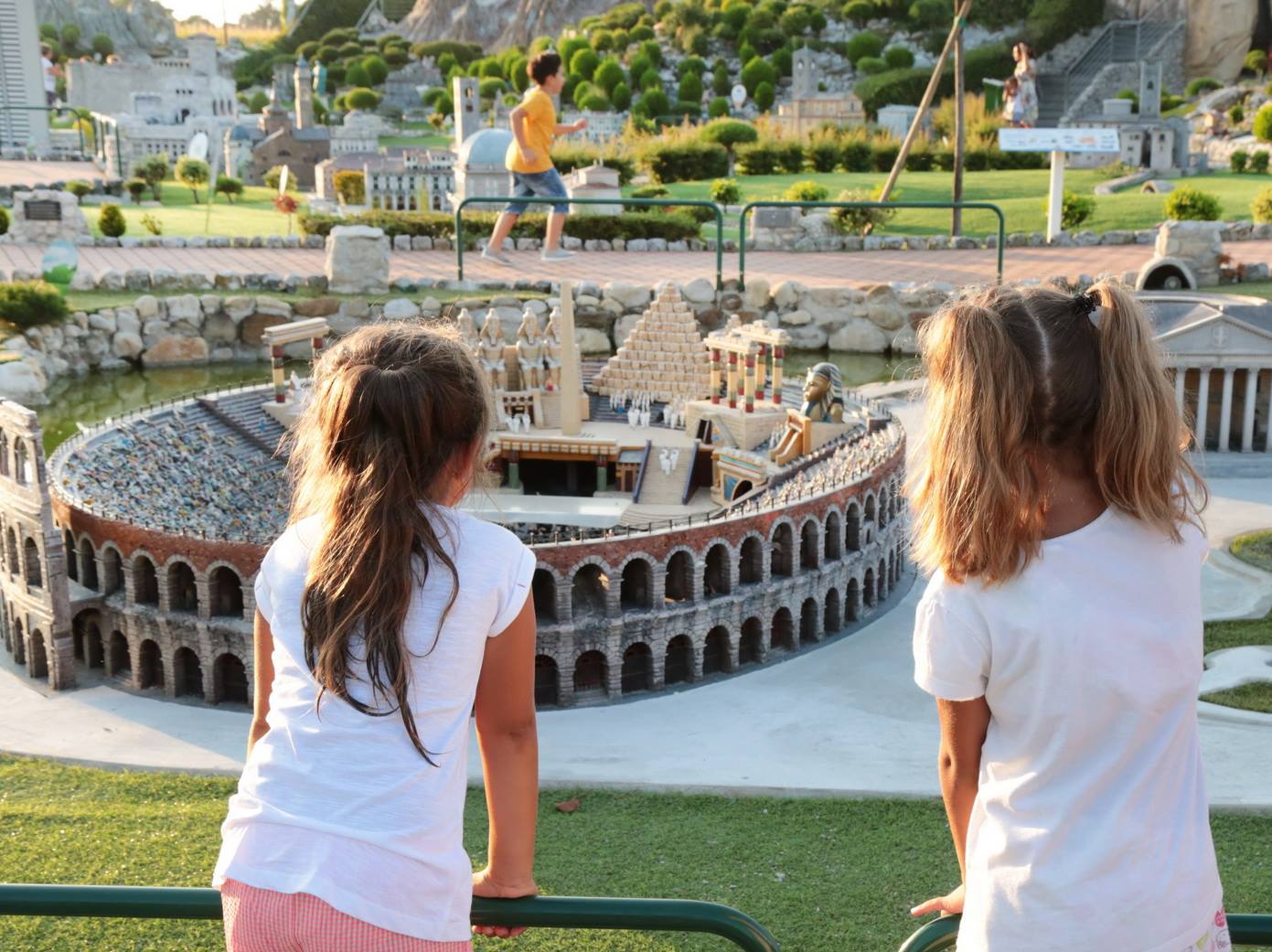 Metti un giorno a passeggio tra le bellezze dell'Italia in Miniatura ...