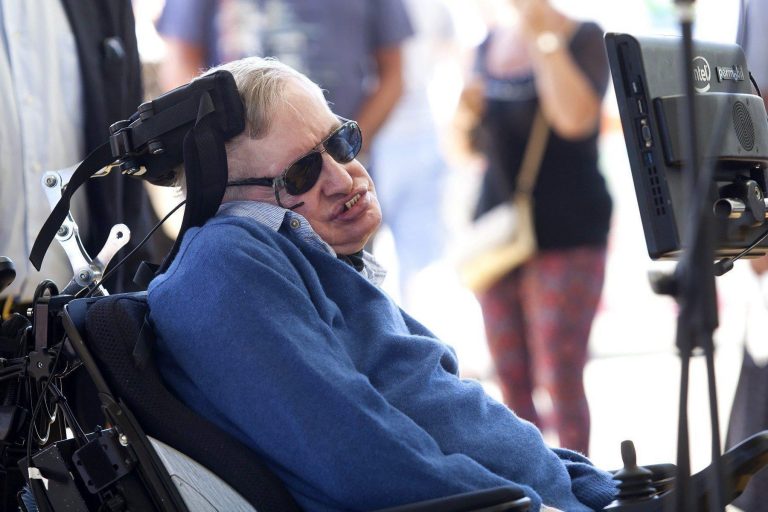 Una moneta col "buco nero" omaggia Stephen Hawking - Ultime notizie ...