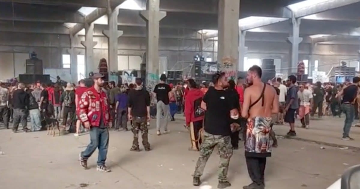 Rave party di Modena, avviate le operazioni di sgombero